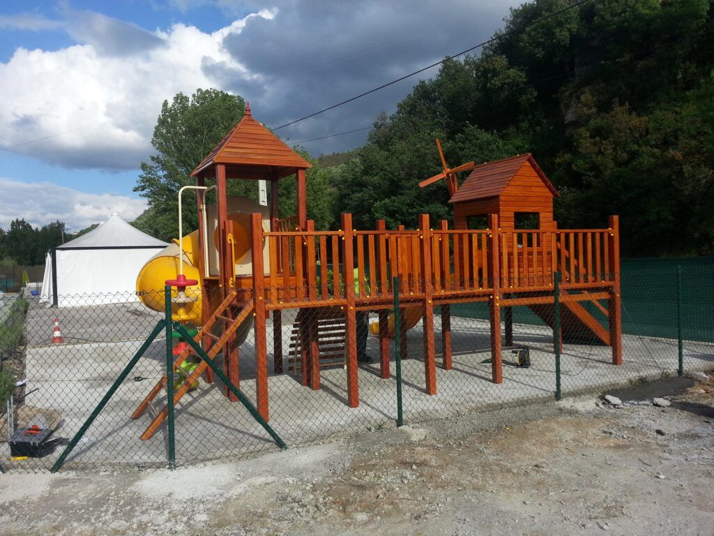 Parques Infantiles de Exterior | MULTIPLAY - Multiplay | Fabricantes de ...